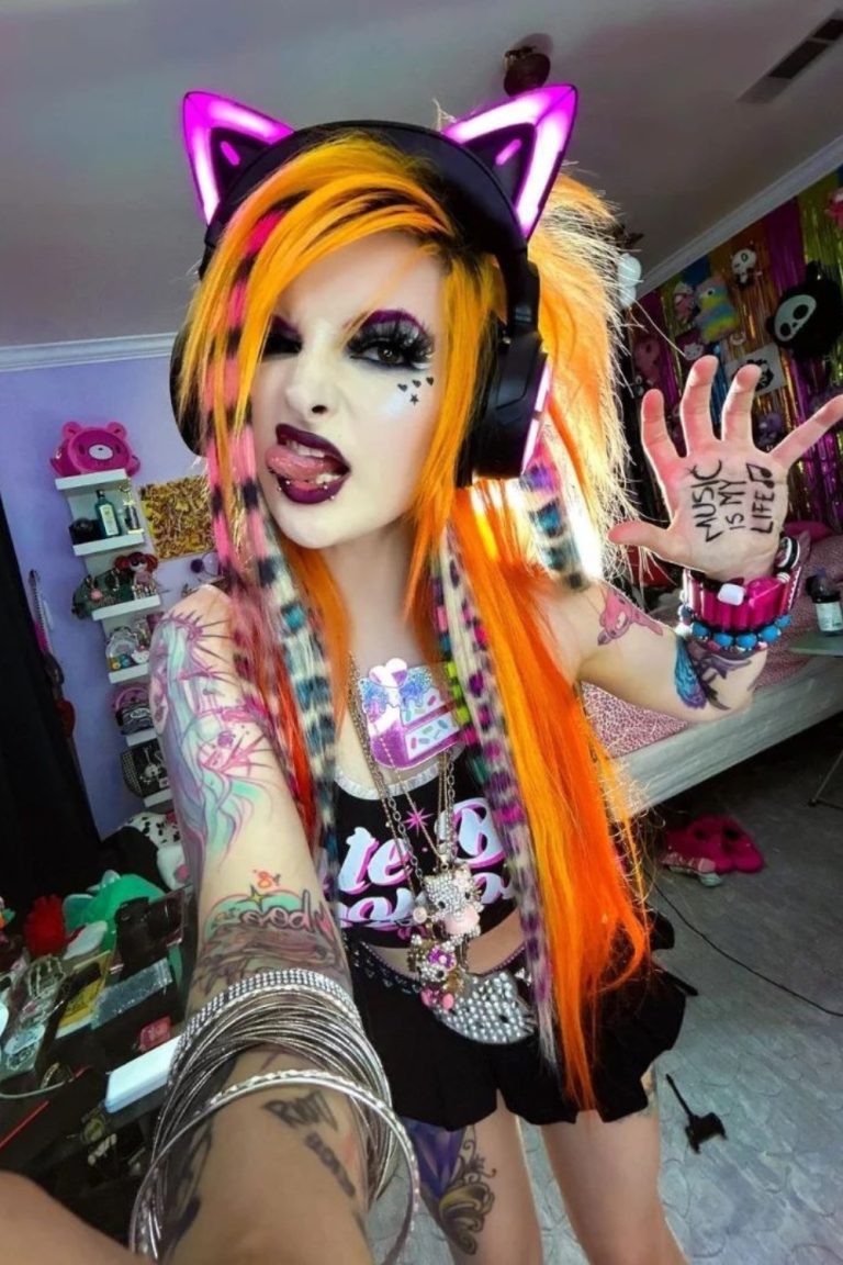 27 Emo Scene Hair Ideas - Stylish Hair Ideas