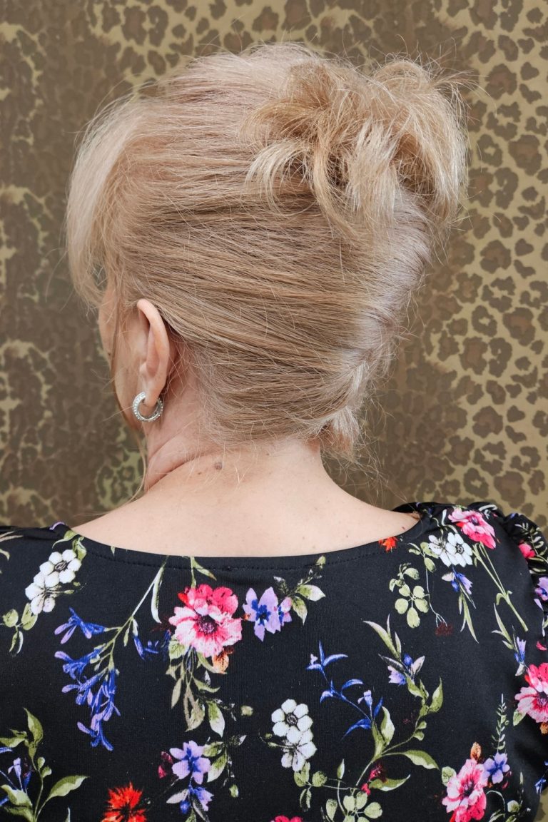 27 French Twists Hairstyles - Stylish Hair Ideas