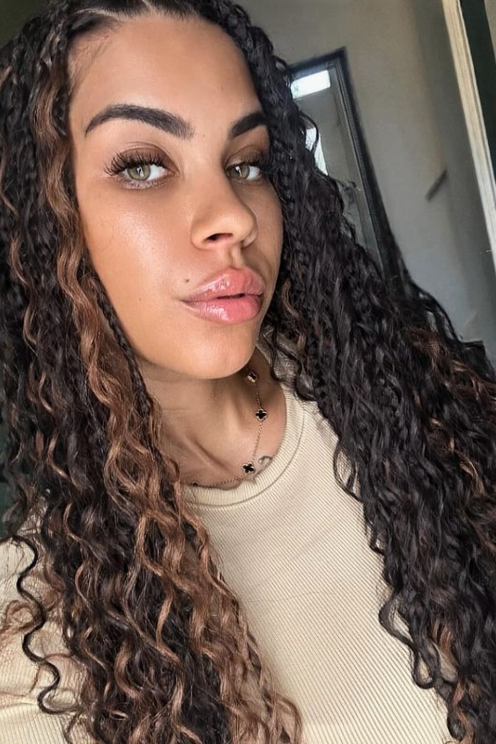 79 Beautiful Mid-Length Curly Hair Ideas - Stylish Hair Ideas