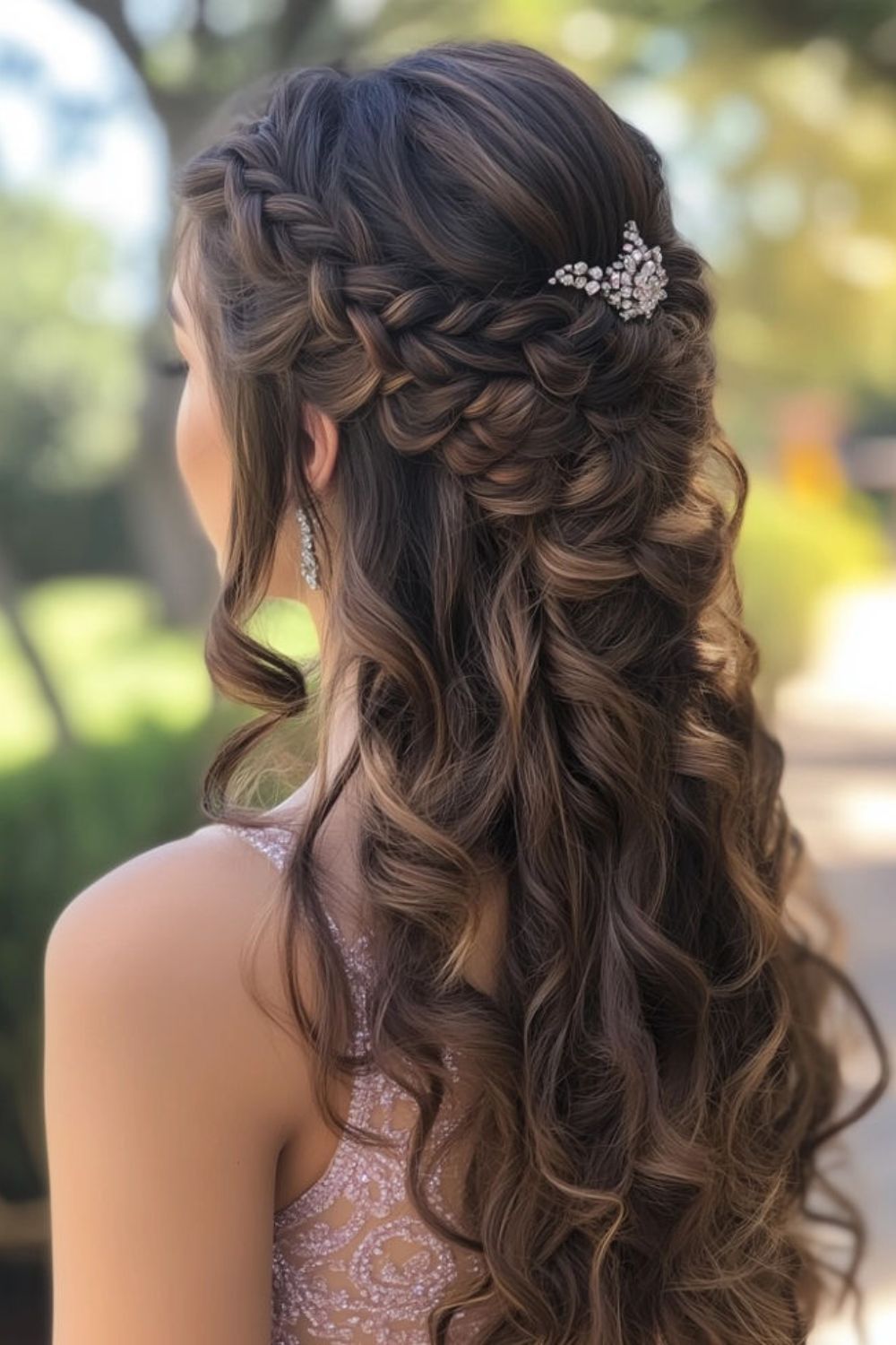 30 Best Quince Hairstyles - Stylish Hair Ideas