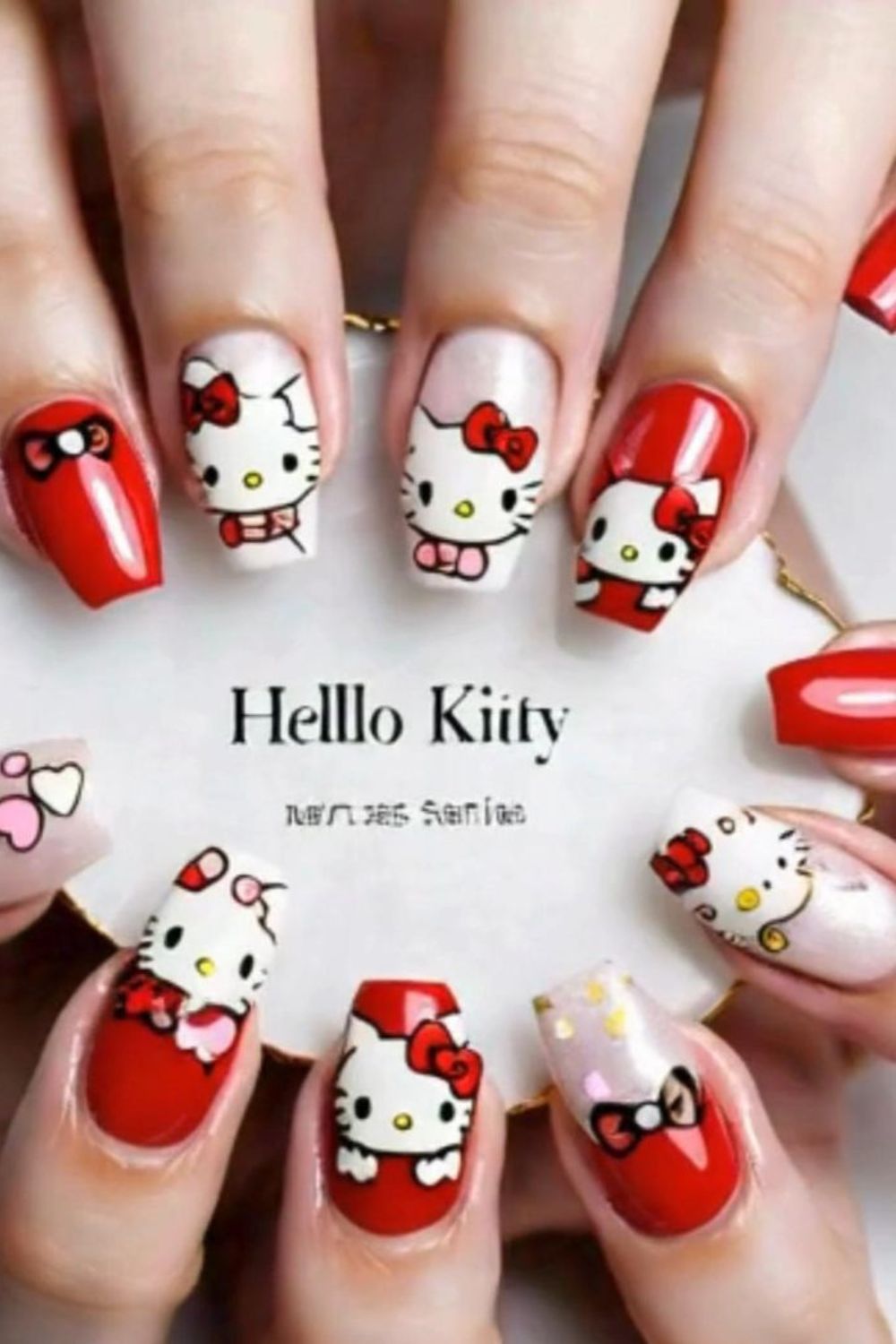 27 Cutest Hello Kitty Christmas Nails - Stylish Hair Ideas
