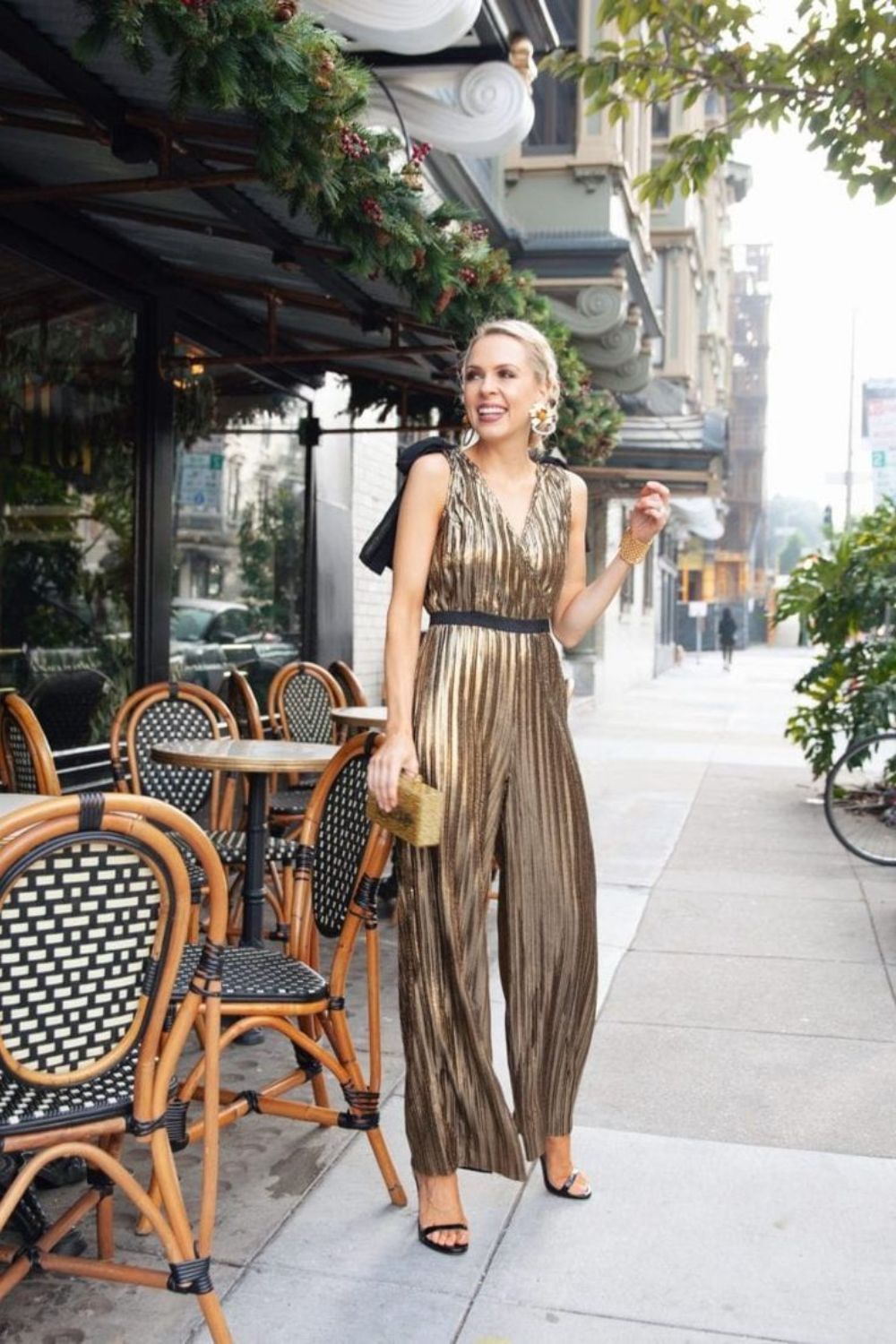 29 Most Stylish Christmas Outfits for Women Over 50 - Stylish Hair Ideas