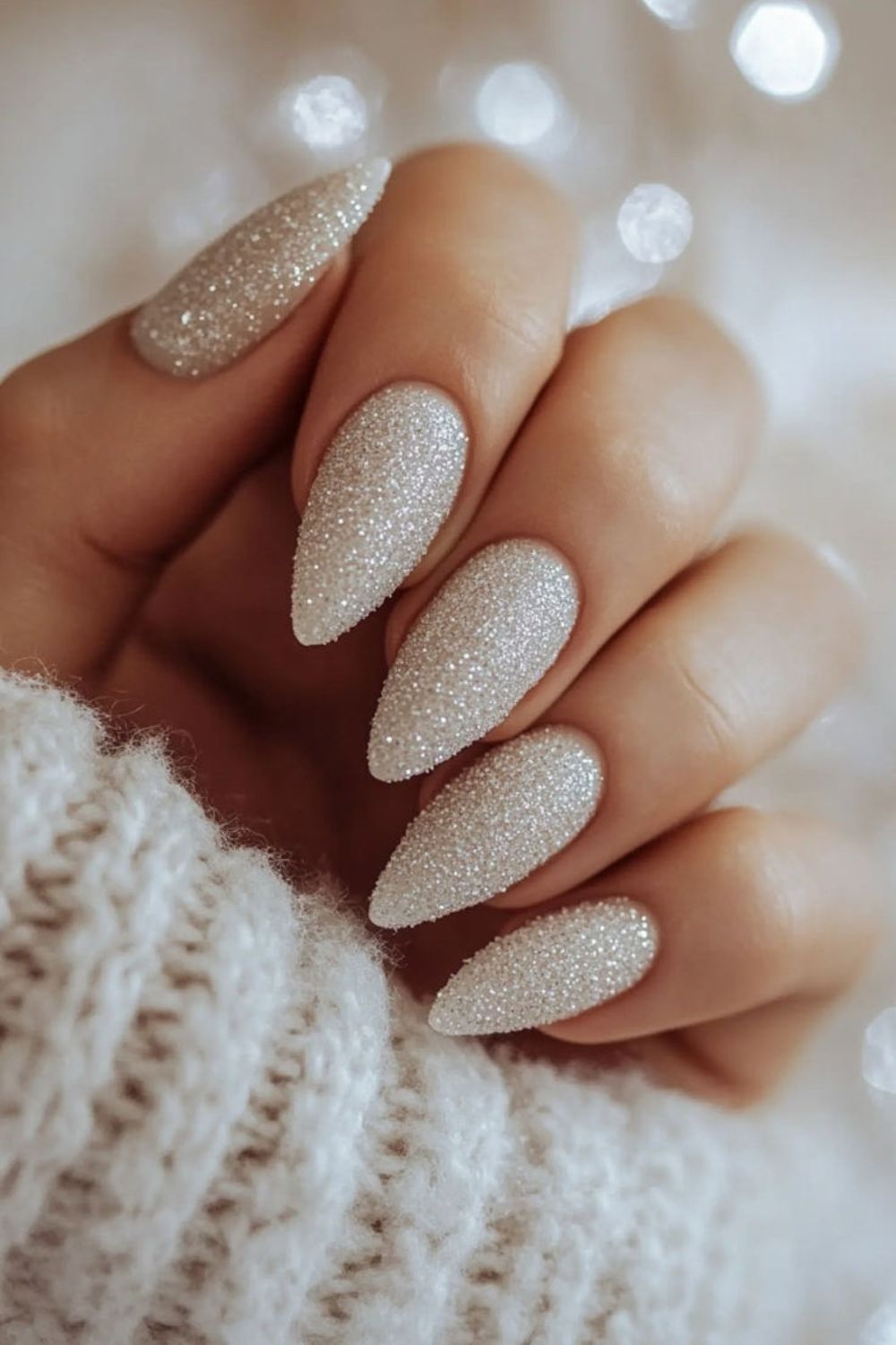 29 Subtle Christmas Nails You Must Try - Stylish Hair Ideas
