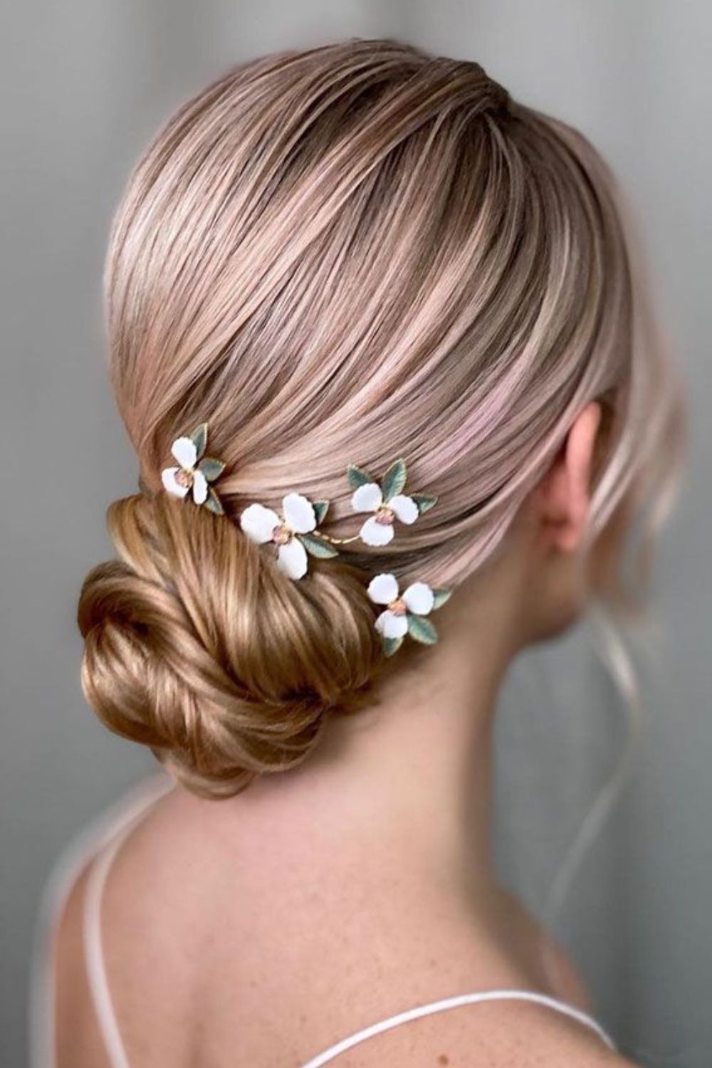30 Best Quince Hairstyles - Stylish Hair Ideas