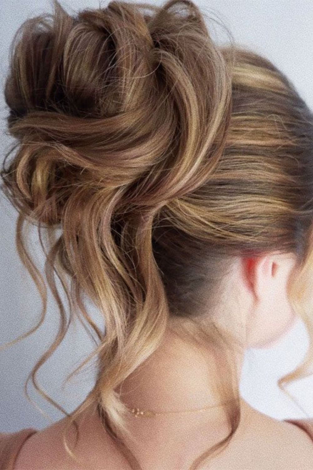27 Newest High Messy Bun Hairstyles - Stylish Hair Ideas