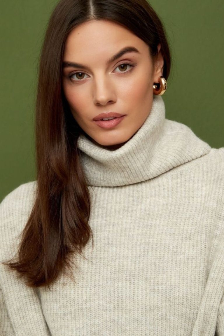 27 Stunning Turtle Neck Hairstyles - Stylish Hair Ideas