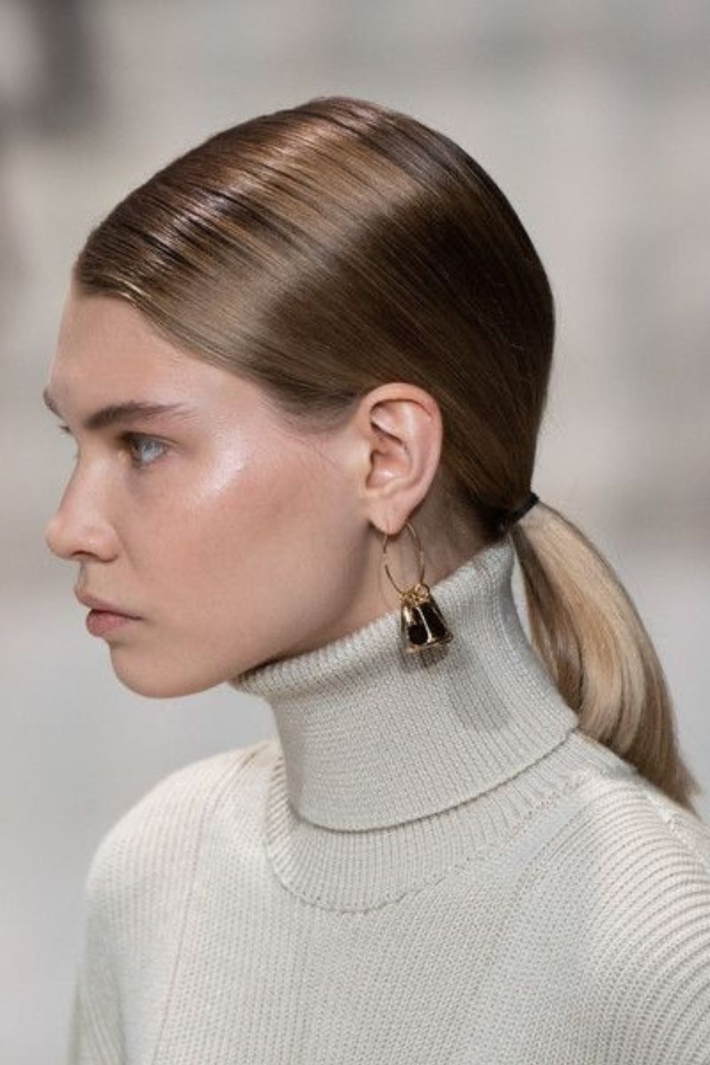 27 Stunning Turtle Neck Hairstyles - Stylish Hair Ideas