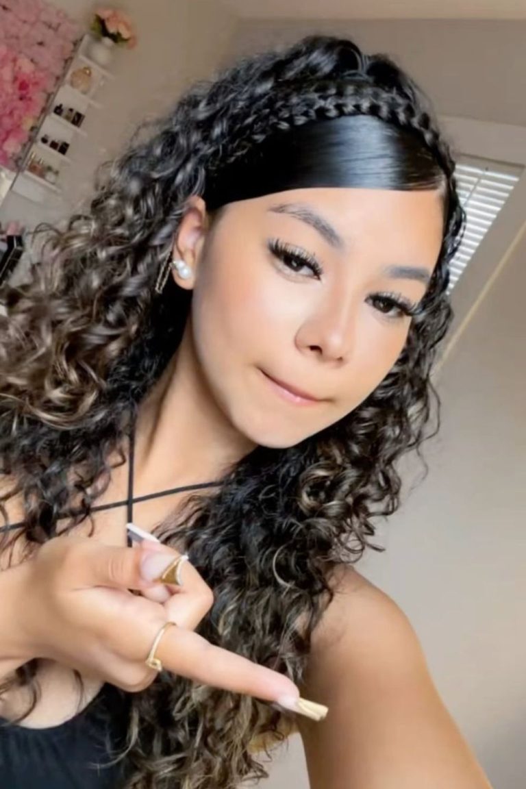 29 Gorgeous Soccer Hairstyles - Stylish Hair Ideas