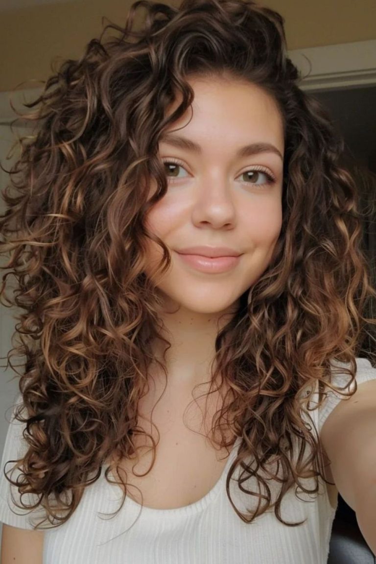 28 Stunning Medium Curly Haircuts - Stylish Hair Ideas