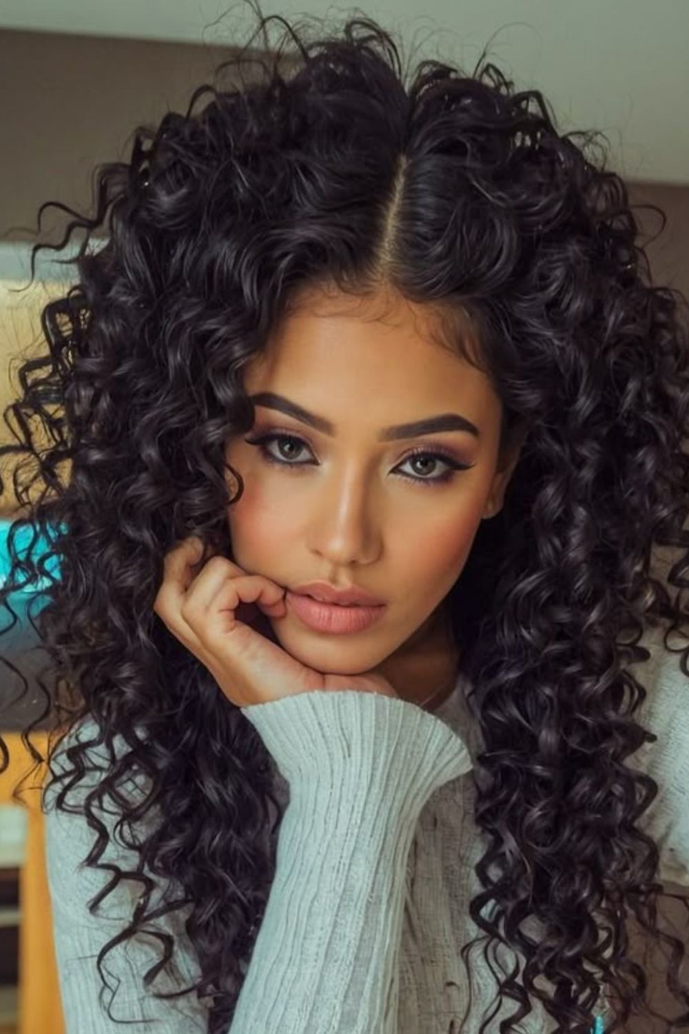 28 Beautiful Middle Part Curly Hair Ideas - Stylish Hair Ideas