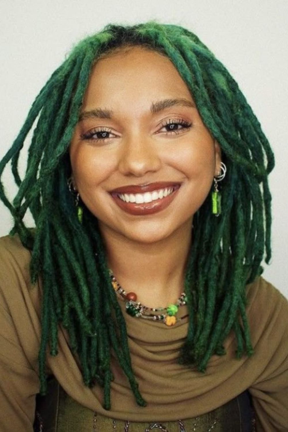 28 Gorgeous Shoulder Length Locs Hairstyles - Stylish Hair Ideas