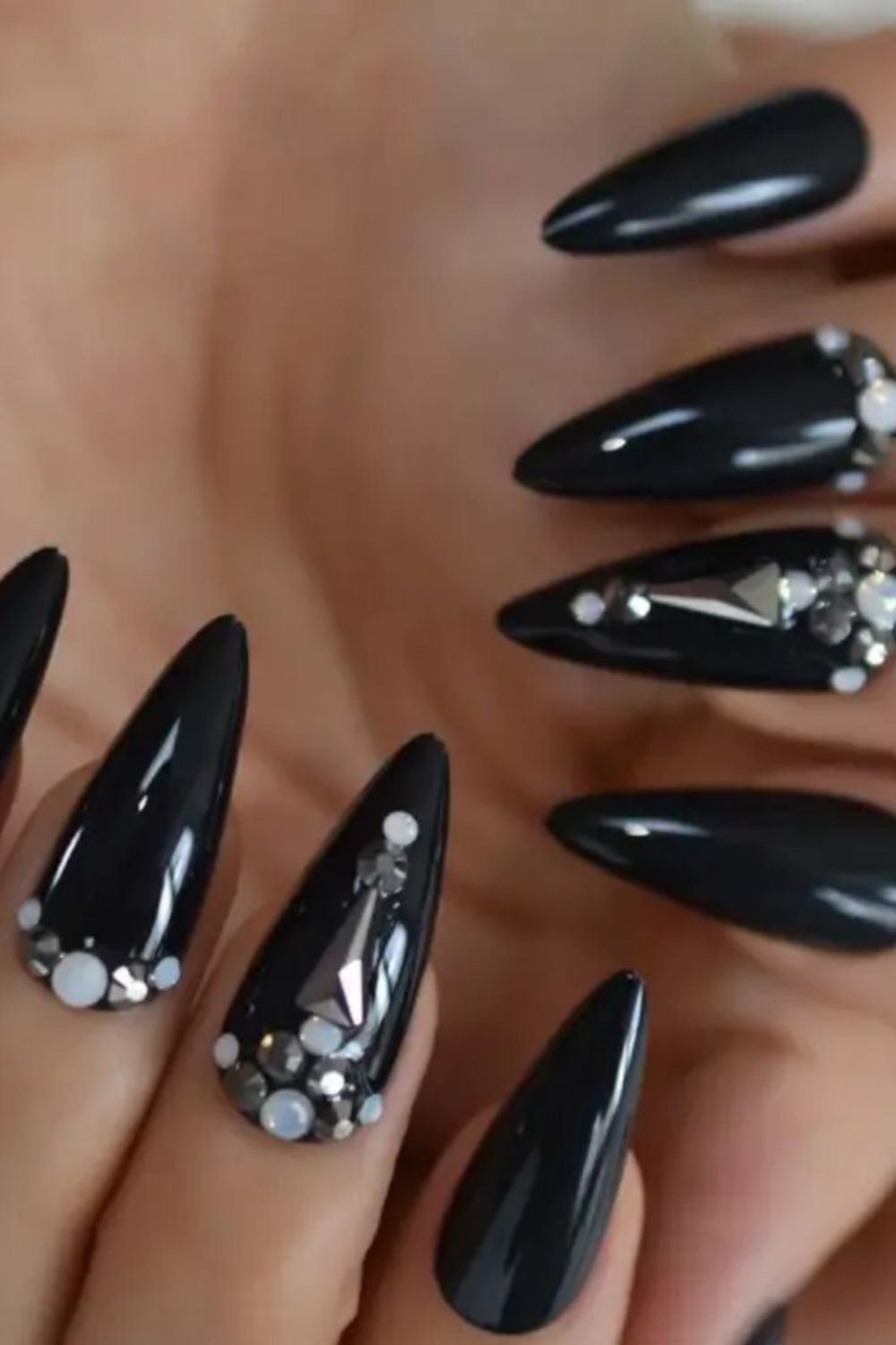 32 Trendy Nails 2025 - Stylish Hair Ideas