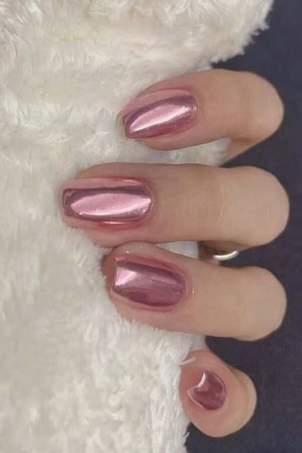 29 Gorgeous Pink Christmas Nails to Try This Year - Stylish Hair Ideas
