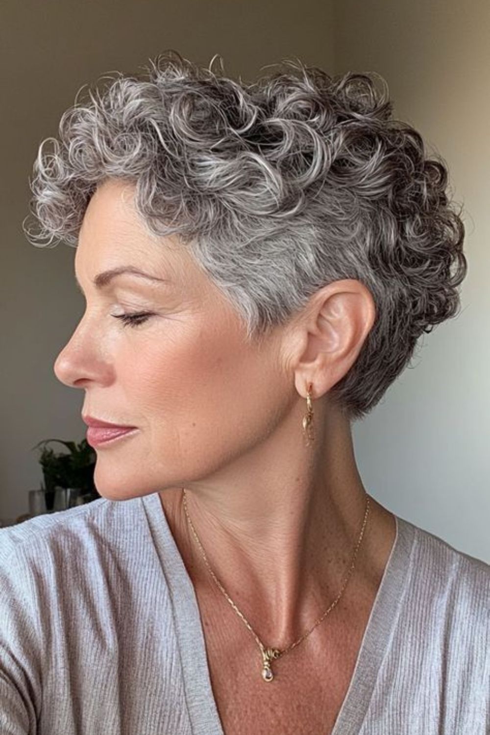 32 Stunning Pixie Cut Curly Hair Older Women Ideas - Stylish Hair Ideas